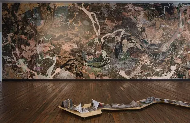 Ka Litšoantšo: Bona Lintlha-khōlō Tse Tsoang ho Sydney Biennale, Moo Baetsi ba Litšoantšiso ba Nahanang Hape ka Kamano ea Rōna le Metsi. 1005_23