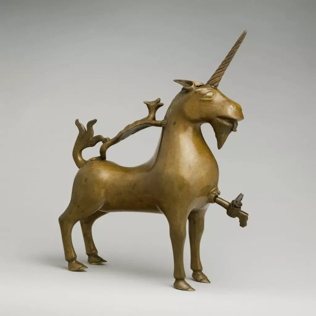 Aquamanile ka Sebopeho sa Unicorn (hoo e ka bang 1425-50). Metropolitan Museum of Art.