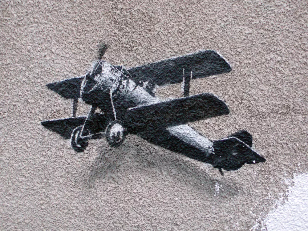 Бенкси љубовен авион (2011) (детали). Фото: banksy.co.uk.