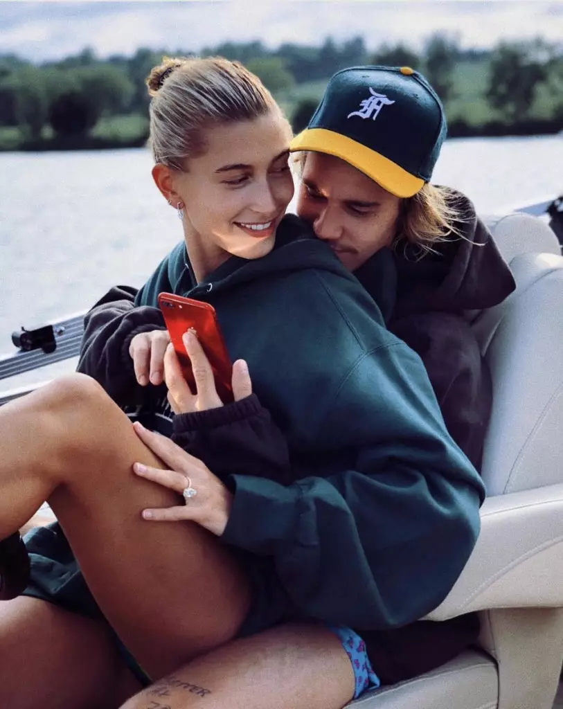 Kunskurators Hailey en Justin Bieber.