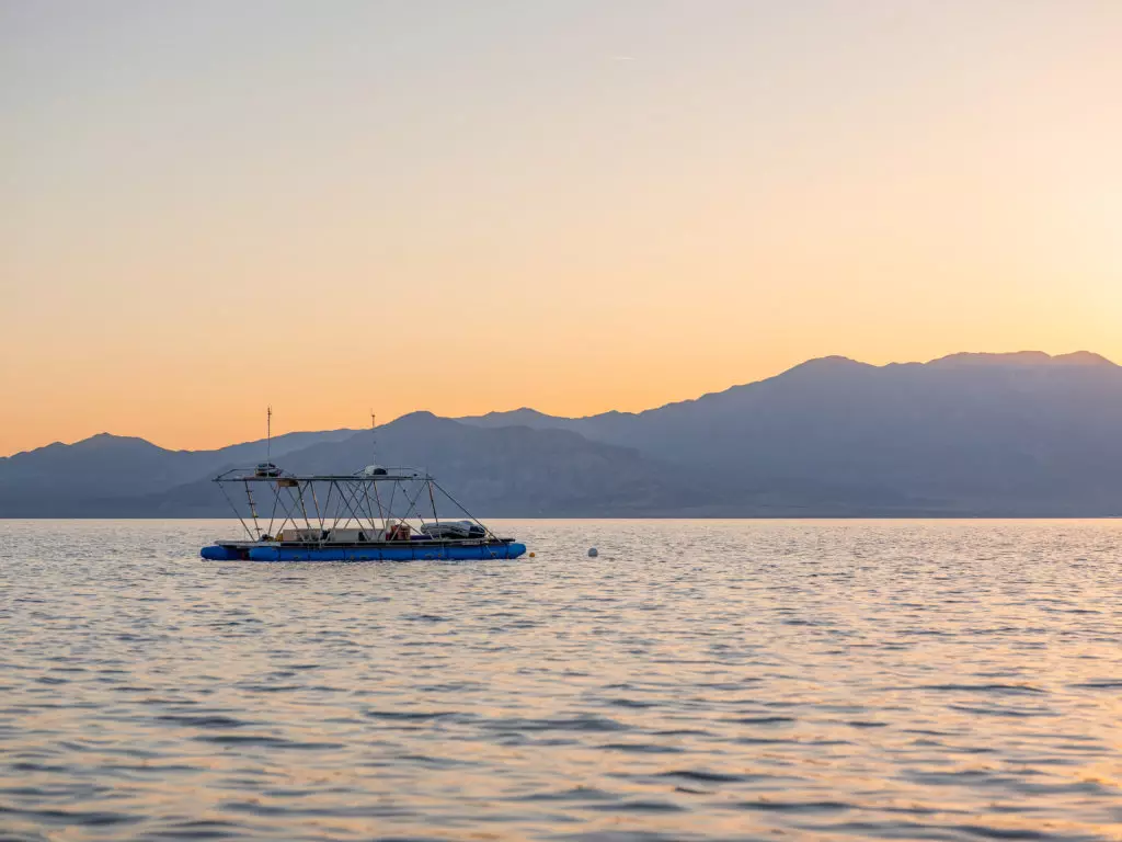 Steve Badgett və Chris Taylor, Terminal Lake Exploration Platform (TLEP) (2019). Rəssamların izni ilə. Lance Gerberin fotoşəkili.