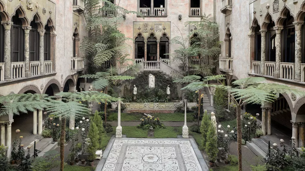 El pati del Museu Isabella Stewart Gardner, Boston. Foto de Sean Dungan, cortesia del Museu Isabella Stewart Gardner, Boston.