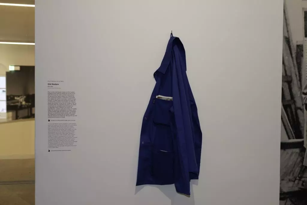 Usa ka Senior Citizen Nangawat ug Jacket Artwork nga Gi-display sa Musée Picasso ug Dayon Gipa-ilis Kini sa Tailor aron Mohaom Kaniya