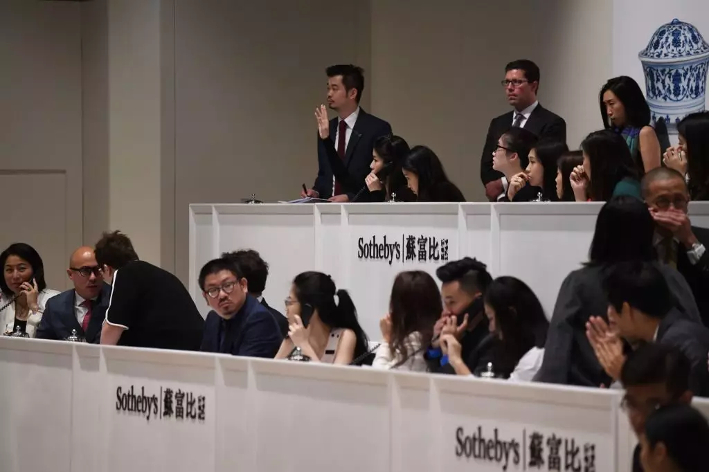 Sotheby's Hong Kong. AFP PHOTO / Anthony WALLACE ntawm Getty Images)