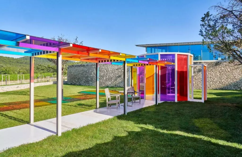 En installasjon av Daniel Buren på Château La Coste i Provence. Med tillatelse fra hotellet.