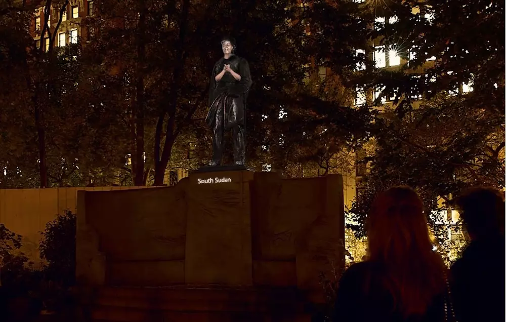 Interpretado de Krzysztof Wodiczko, Monumento Ĝentileco de la artisto kaj Madison Square Park Conservancy