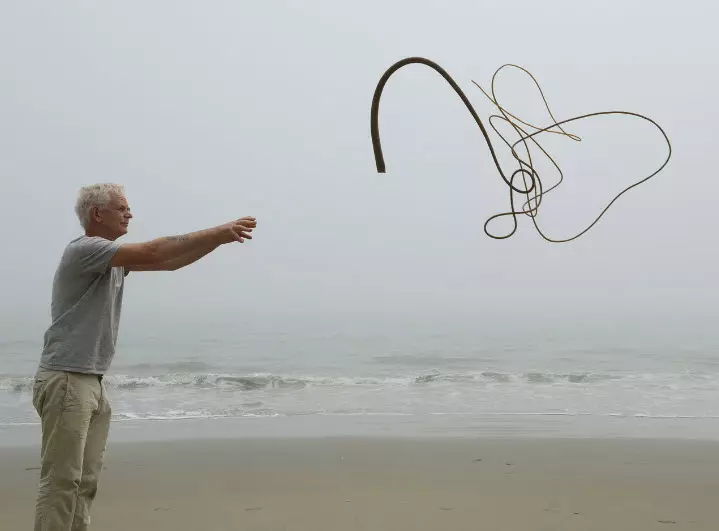 Dewis Golygyddion: 12 Digwyddiad ar gyfer Eich Calendr Celf yr Wythnos Hon, O Brosiect Diweddaraf Andy Goldsworthy i Ddatganiad Llyfr gan Ben Davis