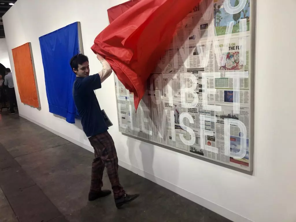 Кенні Шахтер був приголомшений на Art Basel Hong Kong — і теж майже отримав по обличчю 11223_2