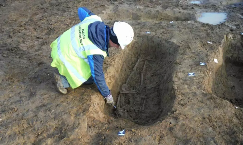 Kostur ima čavao koji probija stopalo, što je možda najbolje očuvani arheološki dokaz raspeća koje je izvršilo Rimsko Carstvo. Fotografija Adama Williamsa, ljubaznošću Albion Archaeology.