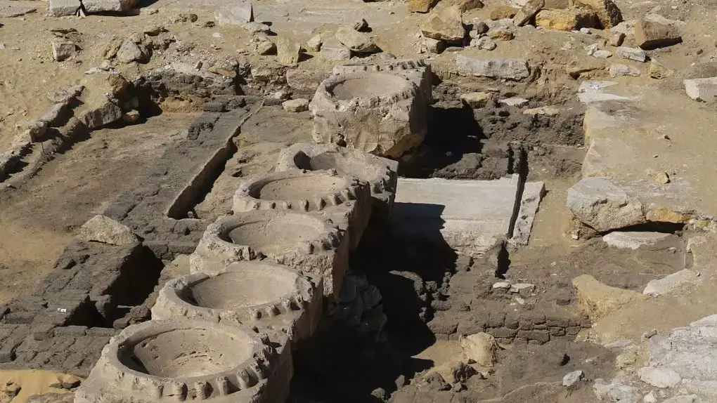 Arkæologer mener, at de har opdaget et tabt soltempel begravet under ét bygget af en farao fra det femte dynasti