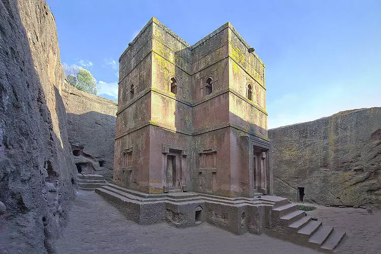 Fòs militè yo te sezi Lalibela, yon sit Eritaj Mondyal UNESCO nan peyi Letiopi, ki renome pou legliz li yo koupe wòch.