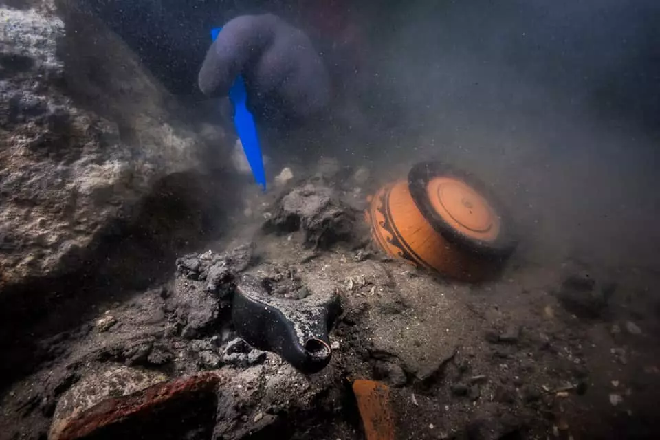 Katika Jiji la chini ya maji la Misri la Thônis-Heracleion, Wapiga mbizi Wamegundua Ndege ya Kivita ya Kale.