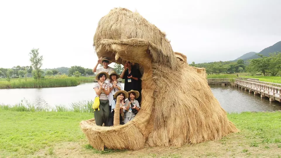 Patung kuda nil dina Festival Seni Wara 2018. Poto kahadean tina Wara Art Festival.