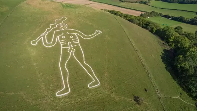 Raksasa Cerne Abbas, Sosok Telanjang 180 Kaki yang Diukir di Pedesaan Inggris, Mungkin Awalnya Mengenakan Celana