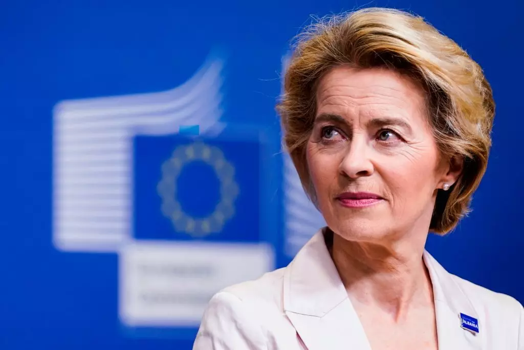 Peresetene Komisi Europa Ursula von der Leyen. Ata na saunia e KENZO TRIBOUILLARD/AFP e ala ile Getty Images.