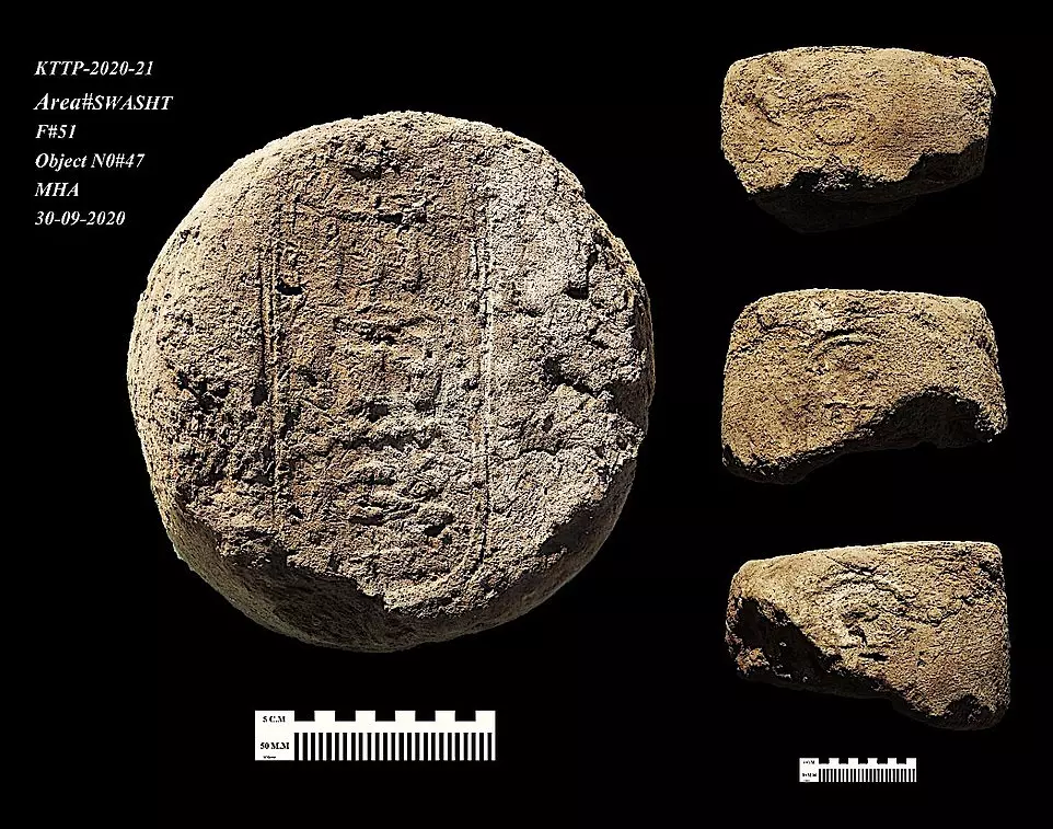 Klaaikappen fan wynskippen ûntdutsen troch argeologen yn 'e ferlerne stêd by Luxor yn Egypte holpen de side te datearjen nei it regear fan Amenhotep III, yn macht om 1386 oant 1353 f.Kr. Foto troch Zahi Hawass, mei dank oan it Sintrum foar Egyptology.