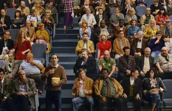 Alex Prager Crowd #9 (Sunset Five), (2013) arkistopigmenttipainatus, myyty 40 000 dollarilla. Kuva: Lehmann Maupin.