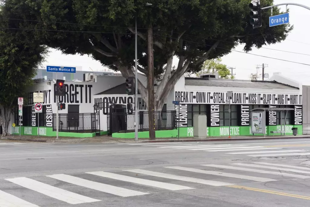 Qual è il ruolo di uno spazio artistico alternativo? LAXART riapre a Los Angeles con una missione rinnovata e un murale di Barbara Kruger che fa girare la testa 12888_4