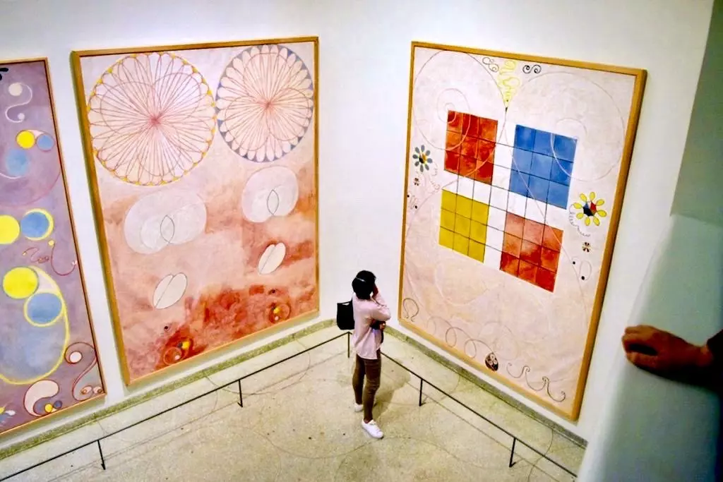 Kial la okulta spiriteco de Hilma af Klint Faras ŝin la Perfekta Artisto por Nia Teknologie Disrompita Tempo 12994_4