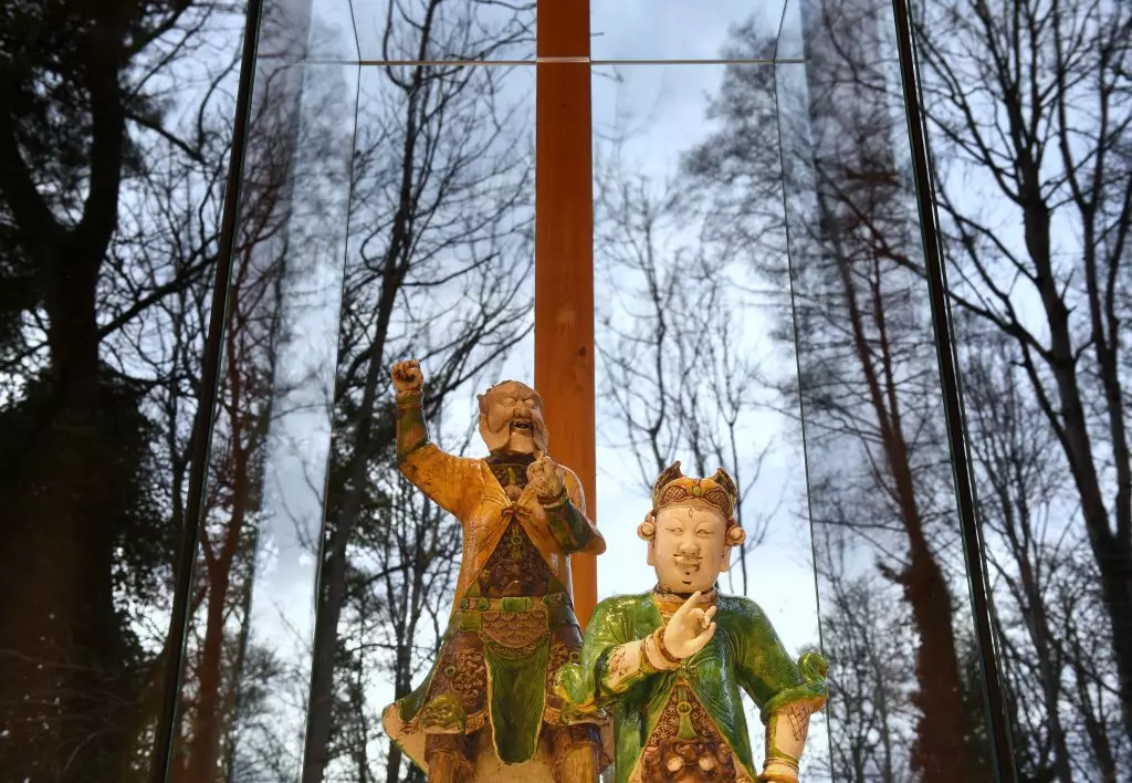 View of Guandi, the god of War and Leigong, the god of Thunder in The North Gallery. Courtesy of the Burrell Collection.