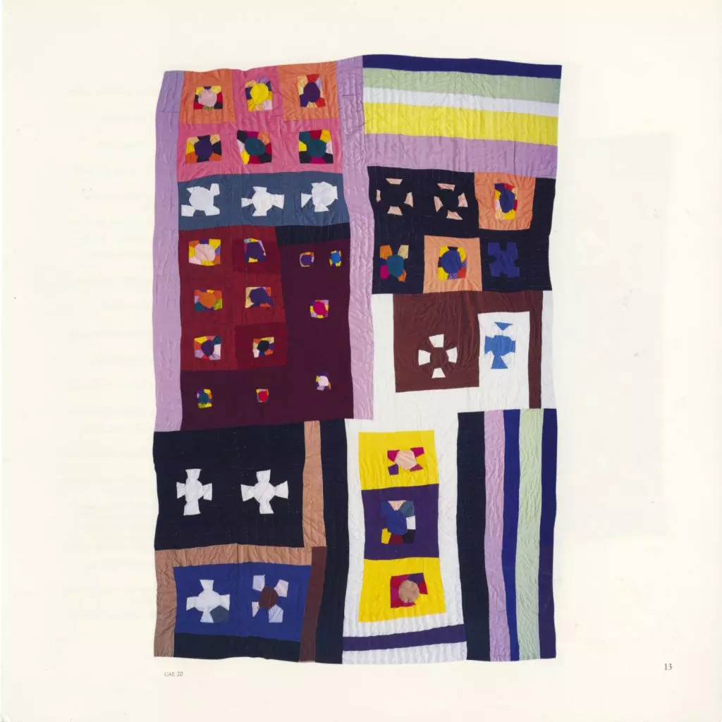 Rosie Lee Tompkins, Thirty-six Nine-patch (1996); tikattu Irene Bankhead. Kuva: Sharon Risedorph.