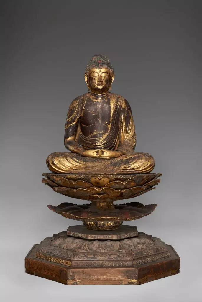 Zittende Boeddha Amitabha (Amida), 1150-1185. Japan, Heian-periode (794-1185). Hout met lak en goud. De Avery Brundage-collectie, B60S10+. Foto © Asian Art Museum.