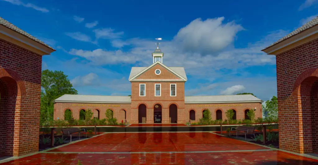 La fachada de los recientemente renovados Museos de Arte Colonial de Williamsburg. Cortesía de la Fundación Colonial Wiliamsburg.