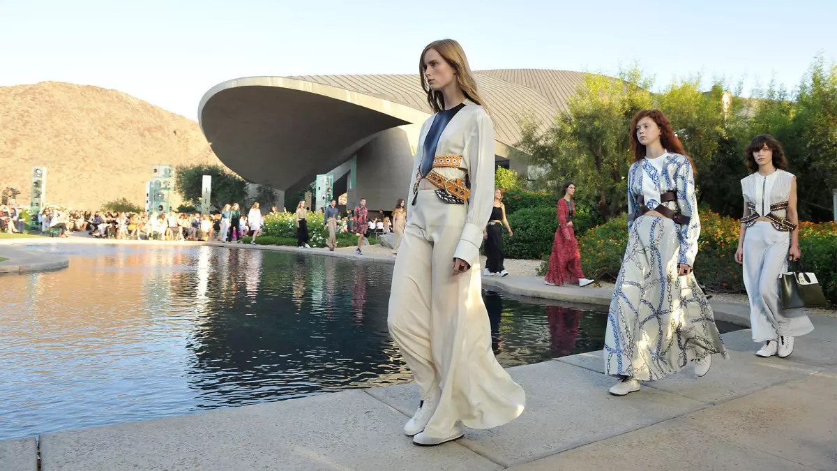 De presentatie van de cruisecollectie 2016 van Louis Vuitton vond plaats in het John Lautner-gebouw in Palm Springs. Foto: Louis Vuitton