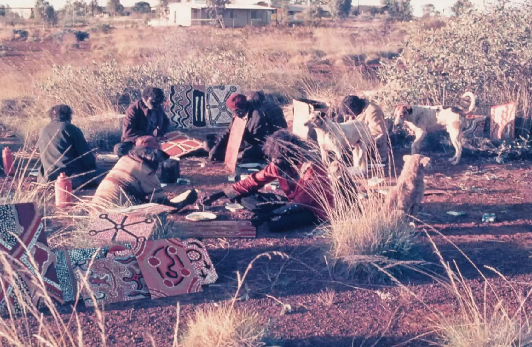 Nawala sa loob ng 40 Taon, Isang Makasaysayang Grupo ng mga Obra ng mga Groundbreaking na Australian Aboriginal Artist ay Sa wakas ay Makakakuha ng isang Palabas sa Museo