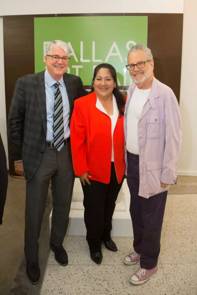 John Sughrue, Monica Alonzo, ati Howard Rachofsky ni Dallas Art Fair. Iteriba ti Dallas Art Fair.