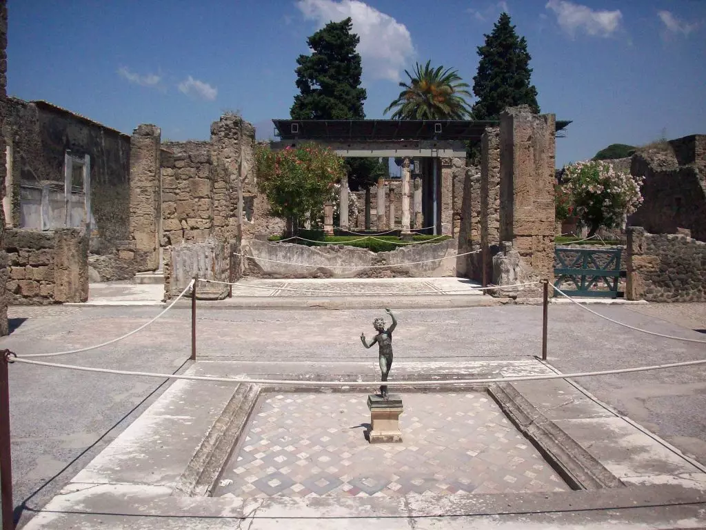 Casa del Fauno en Pompeya, Italia. Foto de Porsche997SBS, Creative Commons <a href=https://creativecommons.org/licenses/by-sa/3.0/deed.en target=