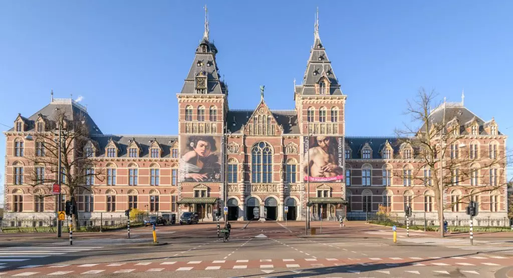 Rijksmuseum hauv Amsterdam. Duab los ntawm Sjoerd van der Wal / Getty Images.