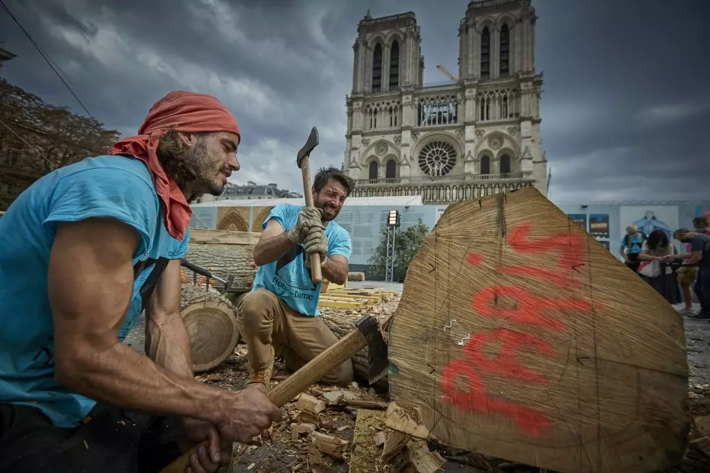 El organismo a cargo de la reconstrucción de Notre Dame debe ser más transparente sobre el uso de las donaciones, dice un tribunal francés