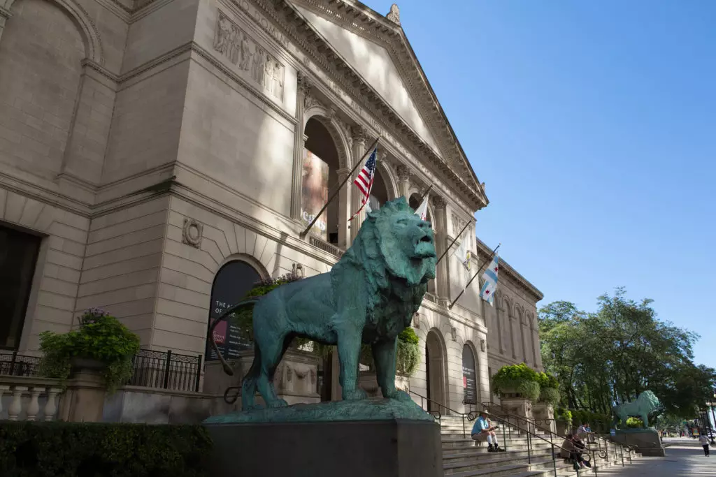 Konstinstitutet i Chicagos ingång till Michigan Avenue. Med tillstånd från Art Institute of Chicago.