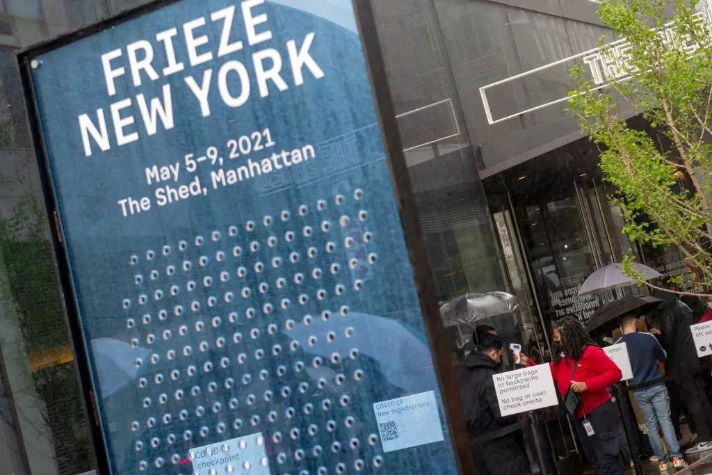 Frieze regresa! E por suposto, choveu. (Foto de Alexi Rosenfeld/Getty Images)