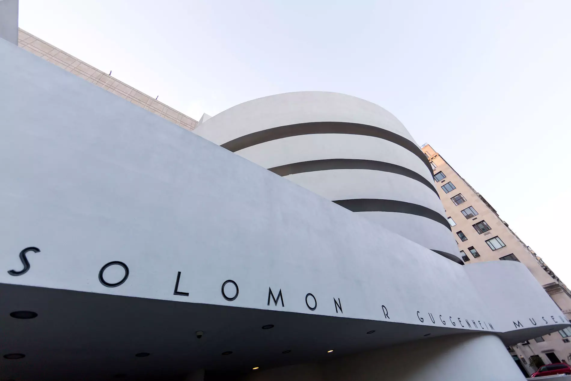 די Guggenheim מוזיי, וואָס לאַנג אַנטקעגנשטעלנ רופט צו פאַלן די סאַקלער נאָמען, האט לעסאָף שטיל אַוועקגענומען עס