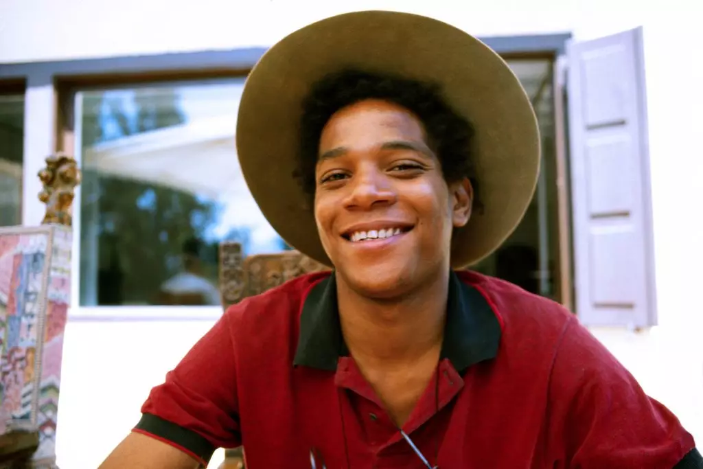 Wo Ile Ọmọkunrin Jean-Michel Basquiat, Ile-iṣere New York, ati Awọn iṣẹ-ọnà ti a ko rii ni Ifihan Blockbuster Ti a ṣe itọju nipasẹ Ẹbi Rẹ