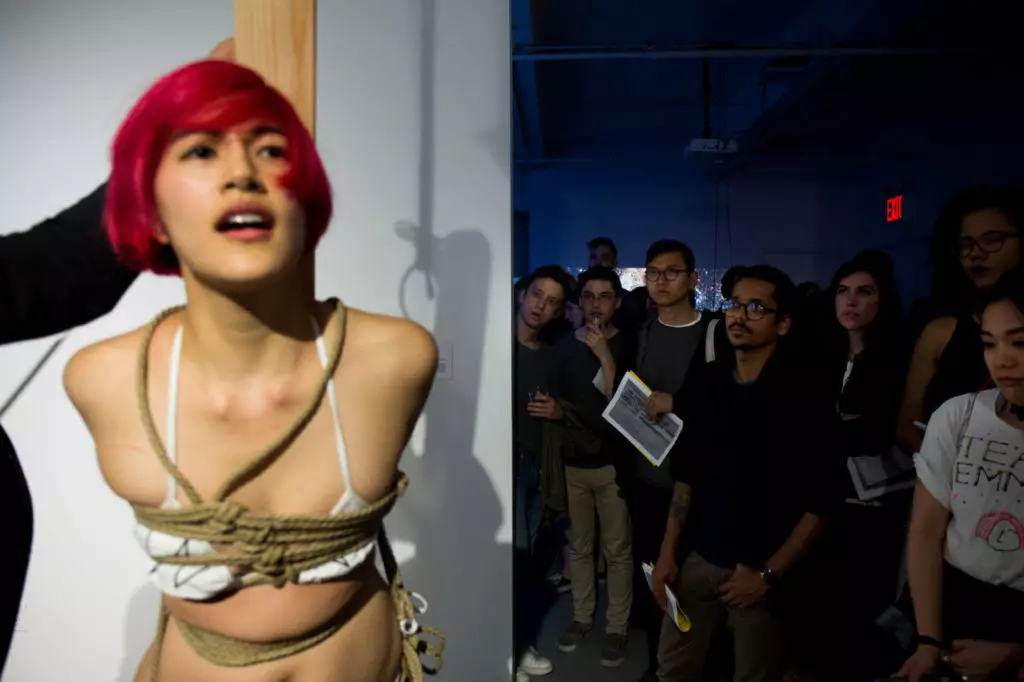 Emma Sulkowicz, Con tàu đang chìm (2017). Ảnh của Katia Repina.