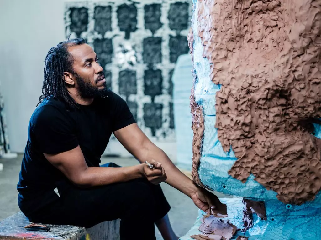 L-artist Rashid Johnson, donatur frekwenti għall-ġbir ta’ fondi tal-mużewijiet, fl-istudjo tiegħu ta’ Brooklyn fit-18 ta’ Ġunju 2019. (Ritratt ta’ Chris Sorensen għal The Washington Post permezz ta’ Getty Images)