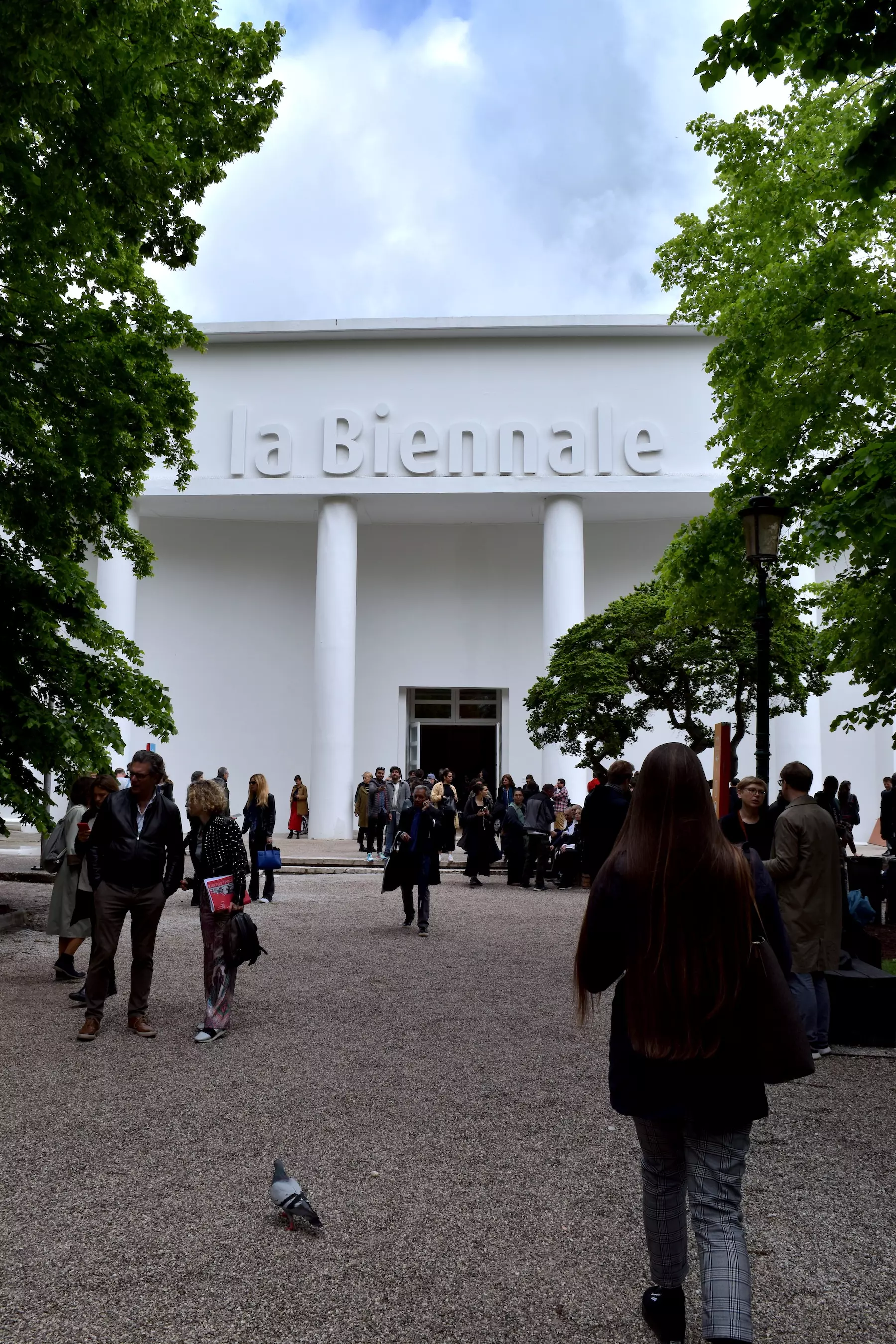 Les artistes et le conservateur derrière le pavillon de la Russie se sont retirés de la Biennale de Venise au milieu de la guerre en cours en Ukraine