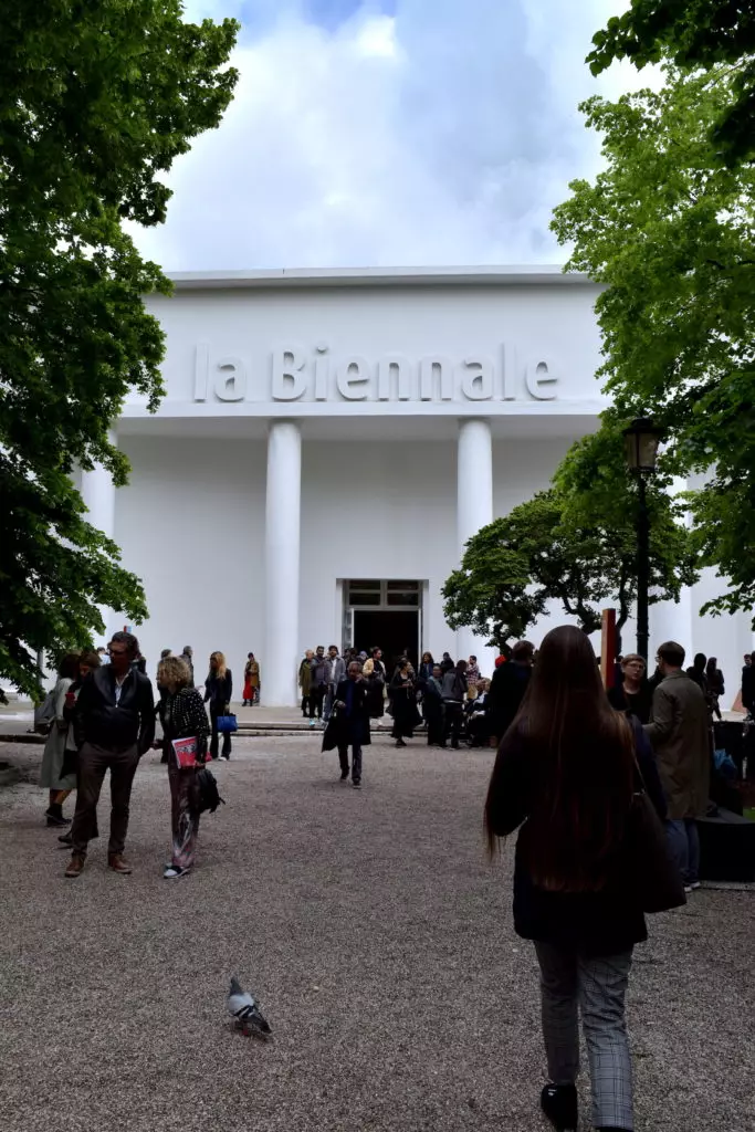 Venecijos bienalės Giardini. Vaizdas mandagumo Ben Davis.