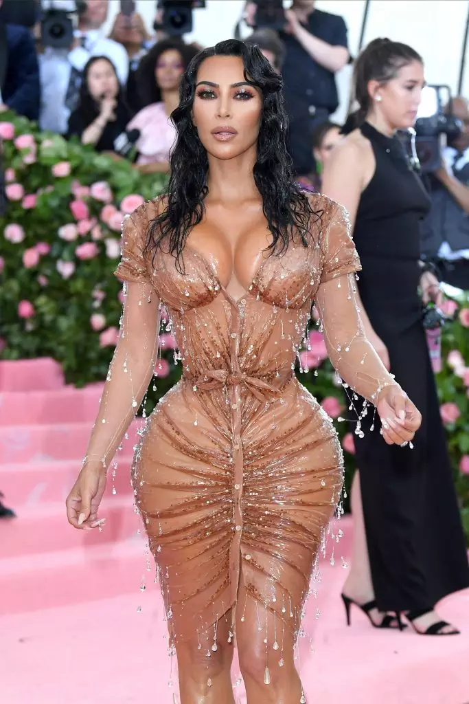 A les imatges: mireu les impressionants obres del desaparegut dissenyador de moda Thierry Mugler, que va vestir Kim, Cardi i Gaga