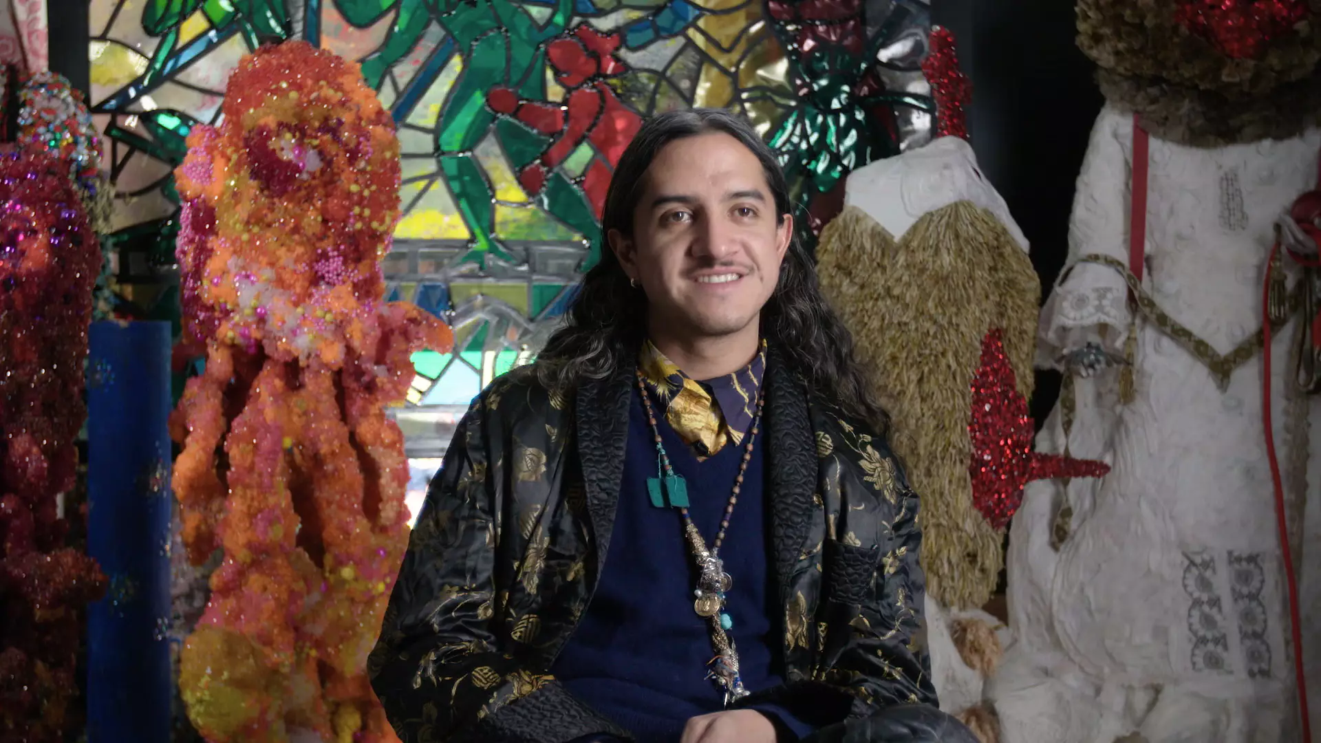 "Vaig veure molta celebració": mireu com l'artista Raúl de Nieves fusiona les tradicions artesanes mexicanes i la cultura queer club