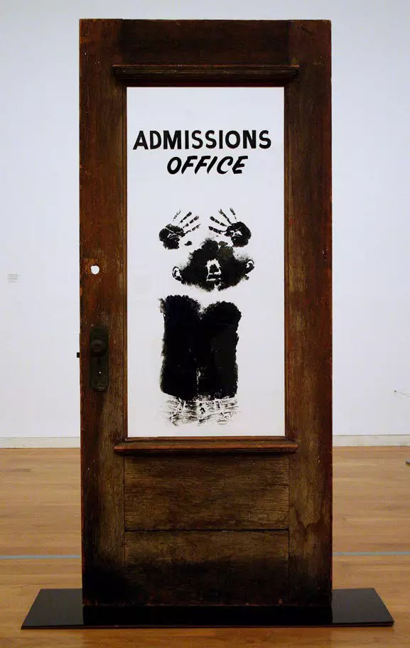 David Hammons. The Door (Ofisi ea Kamohelo), 1969; lehong, acrylic sheet, le pigment construction, 79 x 48 x 15 in. Courtesy of Collection of Friends, The Foundation of the California African American Museum, Los Angeles.