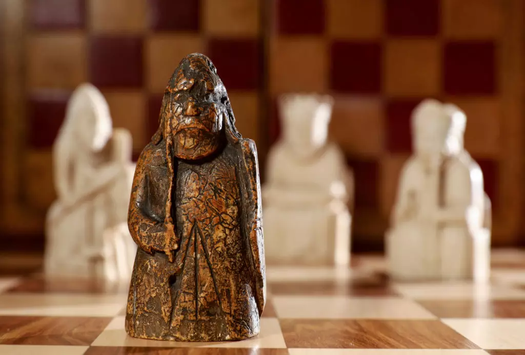 Novootkriveni Lewis Chessman u Sotheby's Londonu. Fotografija Tristana Fewingsa/Getty Images za Sotheby's.