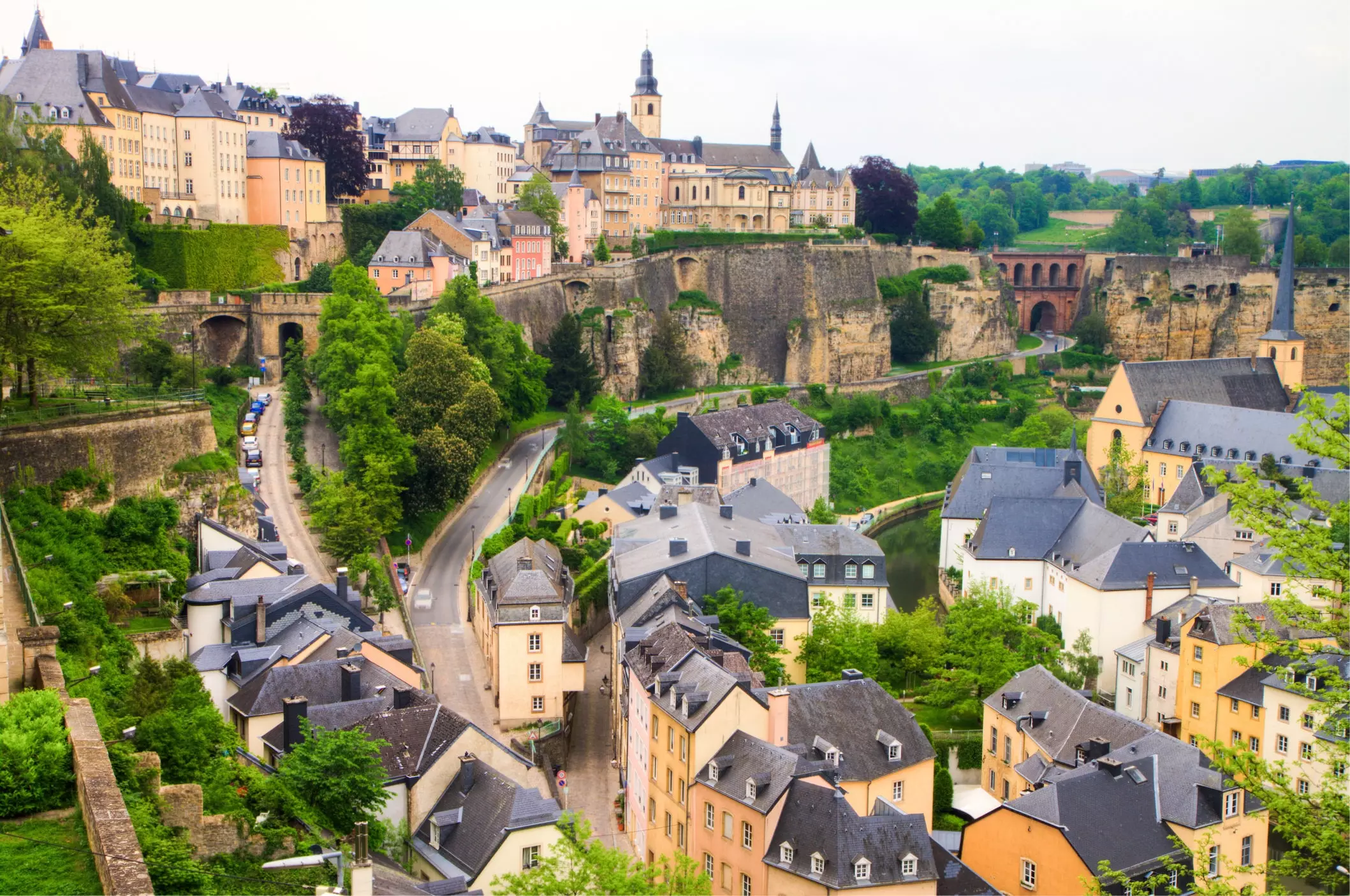 Klein, land-geslote Luxemburg is Europa se rykste land. Dit het groot planne om 'n kunsinfrastruktuur te laat groei om by te pas