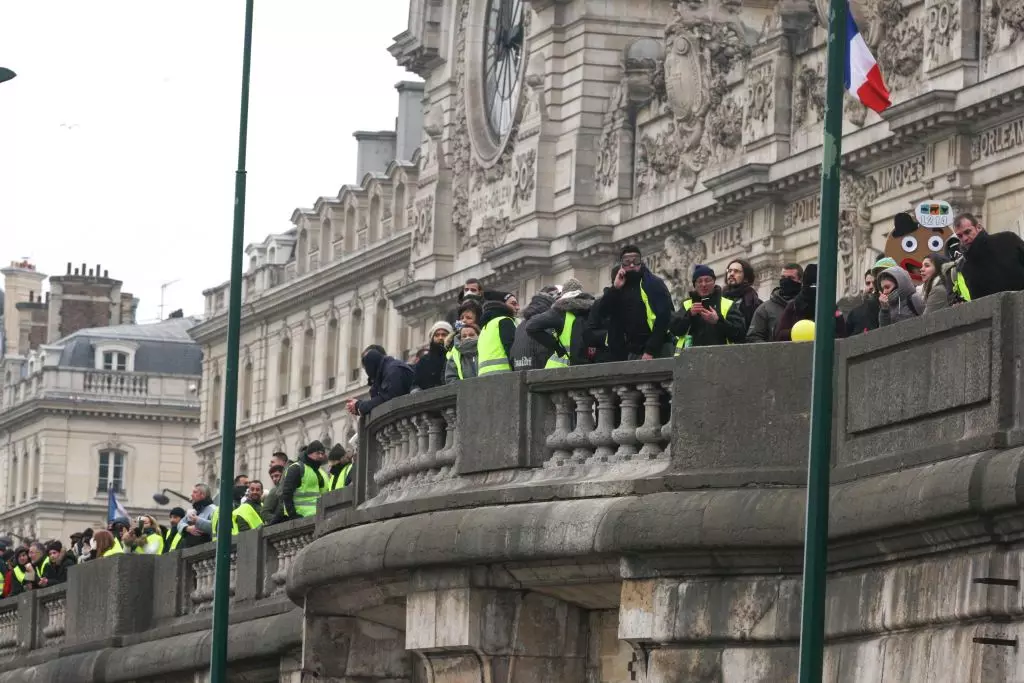 Notícies de la indústria de l'art: els disturbis de les armilles grogues continuen posant els museus de París a la defensiva + altres històries