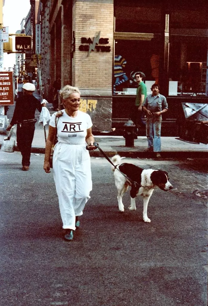 Gun Roze, Spring Street (1982). Per gentile concessione di Bougie Art Gallery.