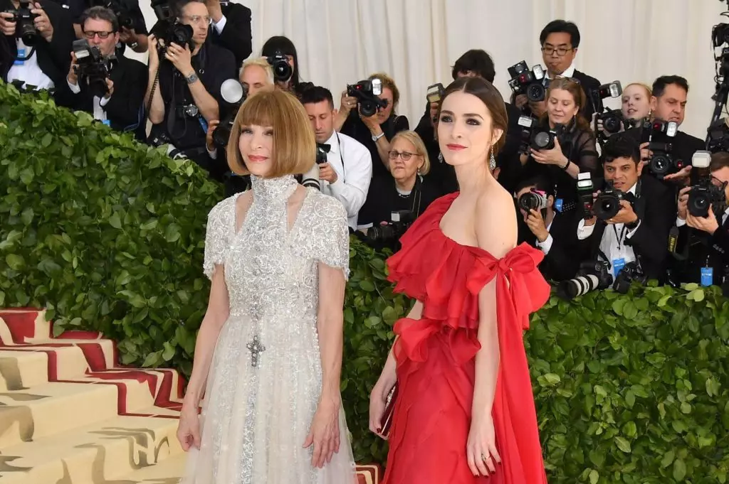 Labaran Masana'antar Fasaha: Shin Anna Wintour's Met Gala Ya Fado Daga Salon? + Sauran Labarai 16656_1