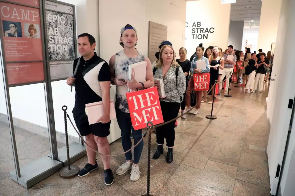 Fãs esperam na fila do Metropolitan Museum of Art em 04 de setembro de 2019 na cidade de Nova York. (Foto por Taylor Hill/Getty Images)